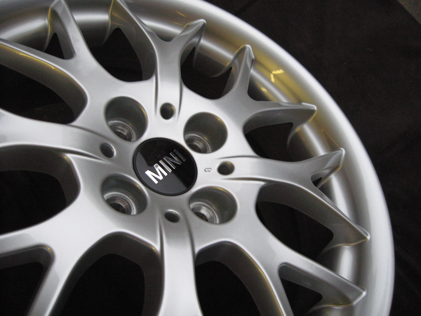 Mini R90 Cross Spoke Alloys - 16" - Alloy Wheels Direct